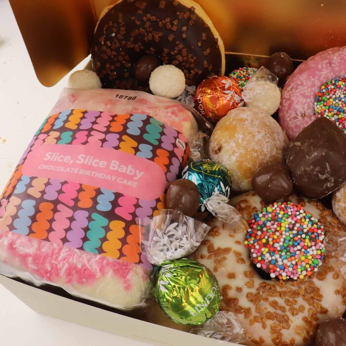 Best Birthday Treat Box | Donut Gifts | Dessert Gift Boxes – Edible ...