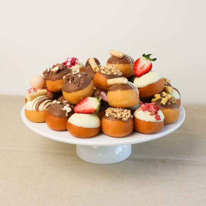 White Chocolate Donut Gift Box | Donut Gifts | Donut Box – Edible ...