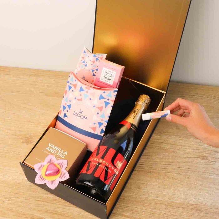 Pamper Sparkling Gift Hamper | Gift Baskets | Gifts for Friends ...